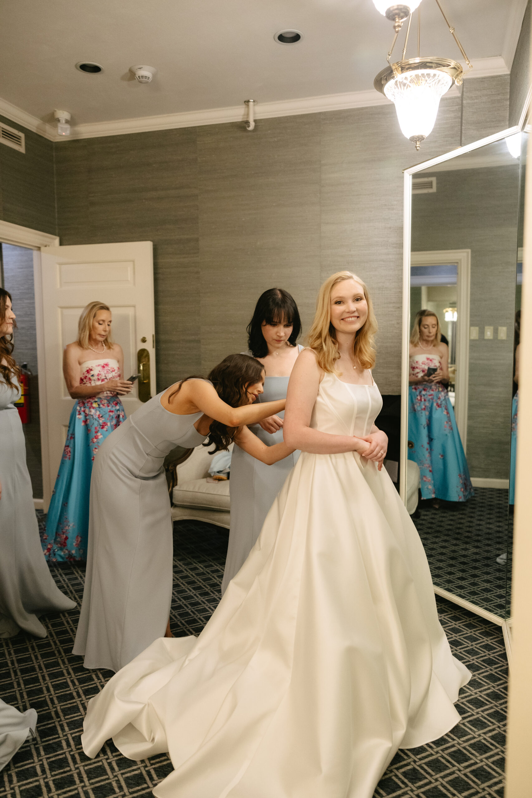 A Traditional Dallas Wedding with a Modern Twist - Showit Blog