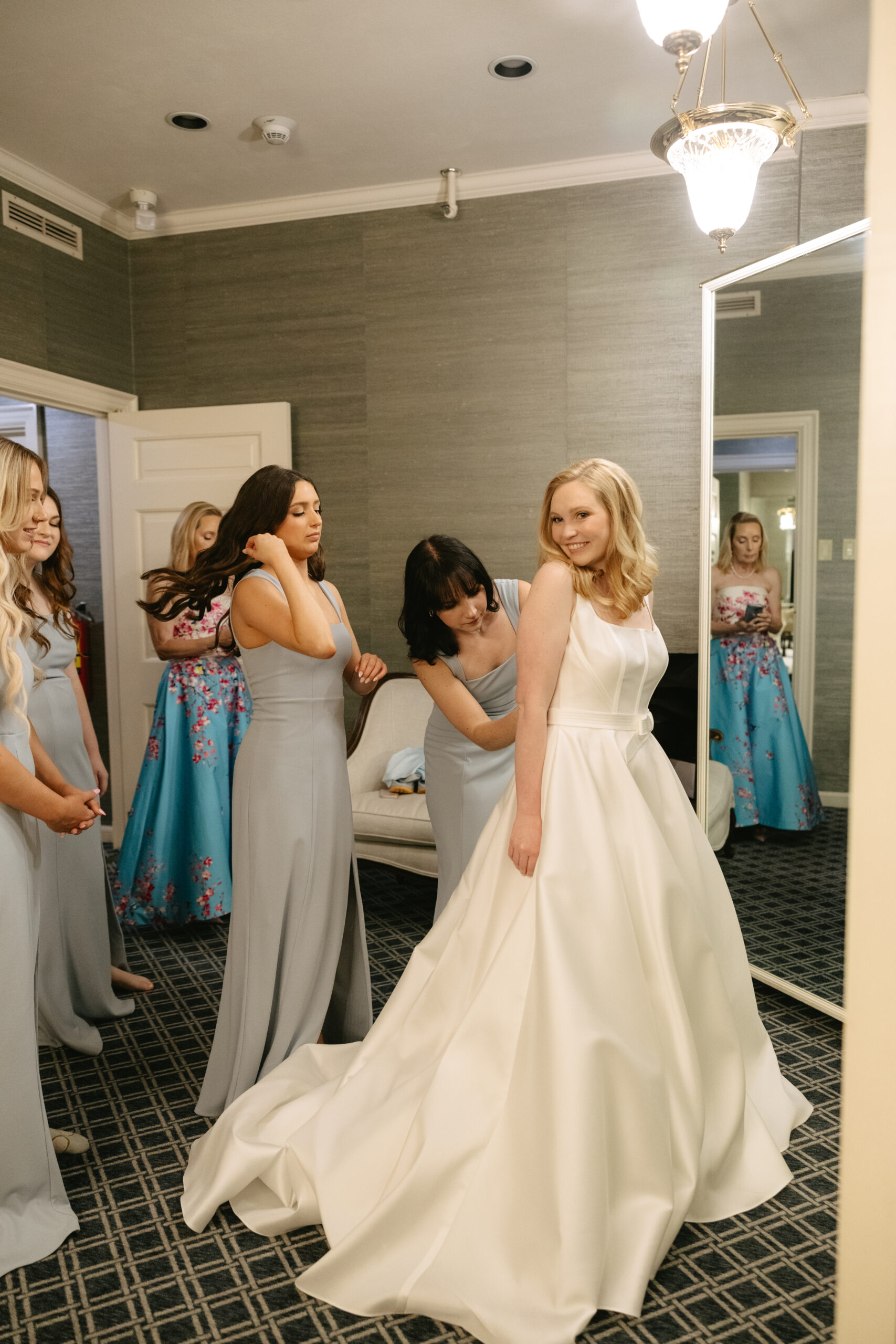 A Traditional Dallas Wedding with a Modern Twist - Showit Blog